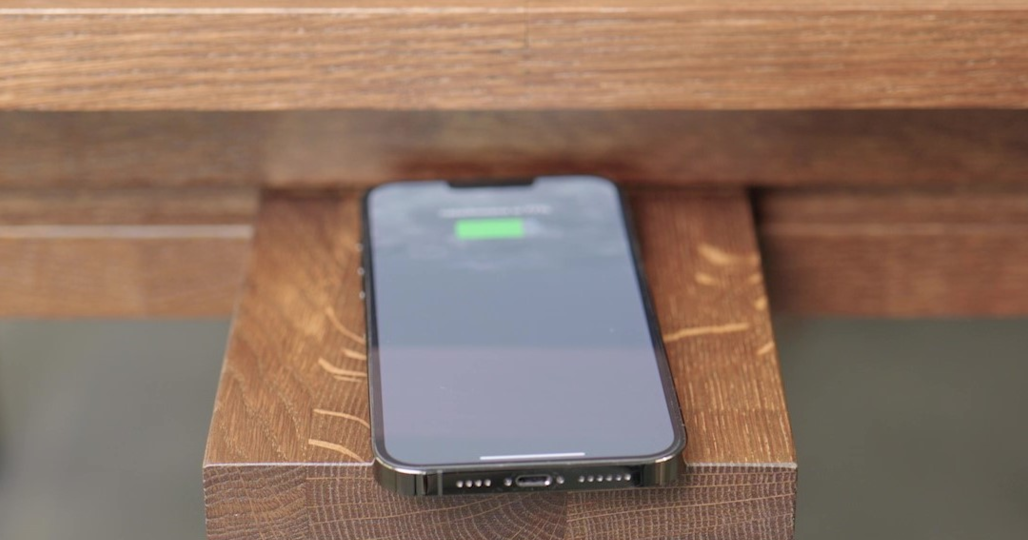 The Gwen Gaming Table By Geeknson By Geeknson Team Wireless Charger