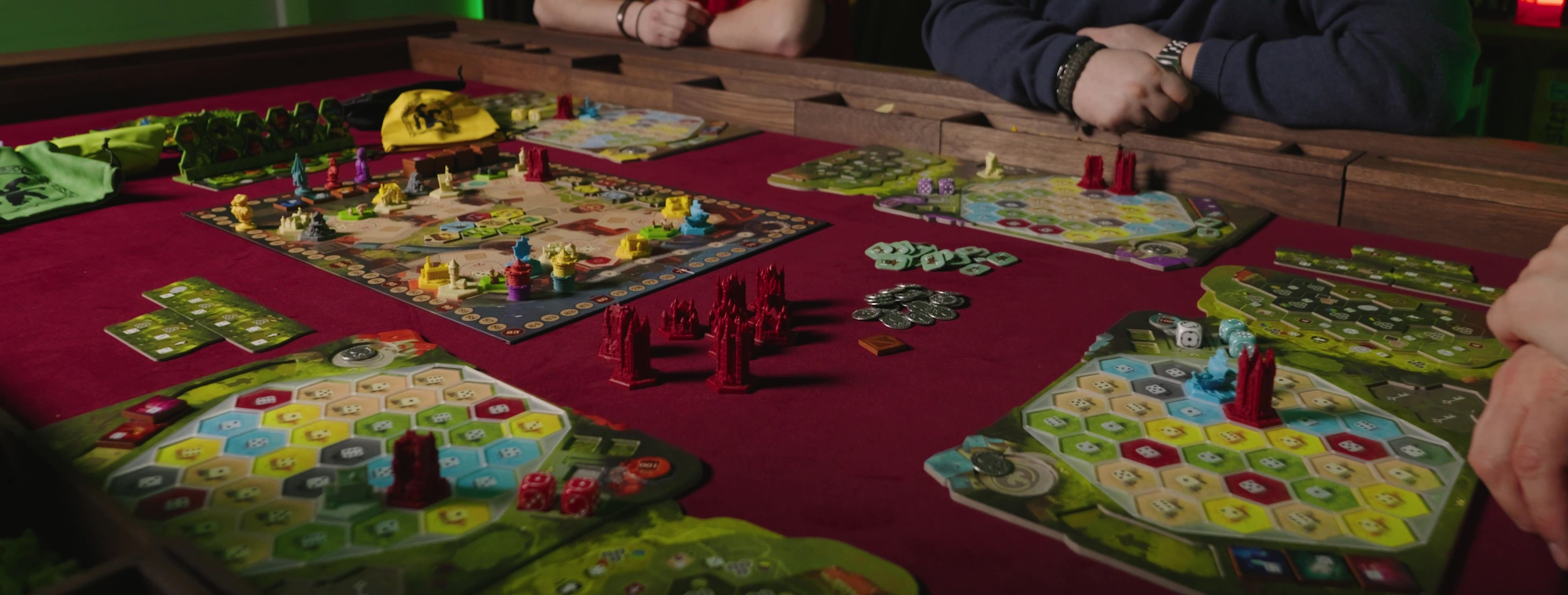 The Victor – Everyday Gaming Table by Geeknson by Geeknson Team - Gamefound