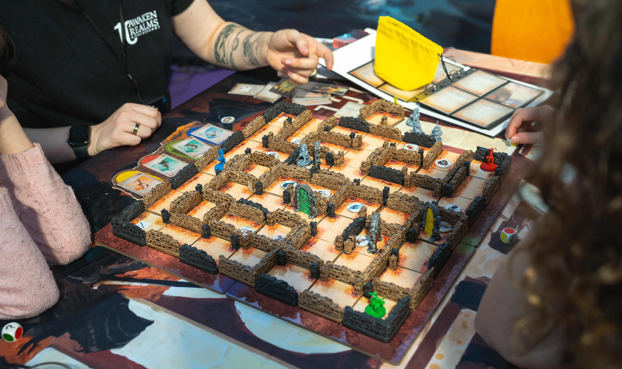 Labyrinth Chronicles by Awaken Realms - Labyrinth Chronicles – What’s Coming? - Gamefound