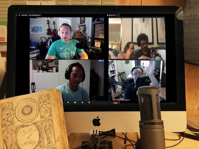 Escape Box: Catch Me If You Can by Modern Treasure Hunt - Mysteries of ...