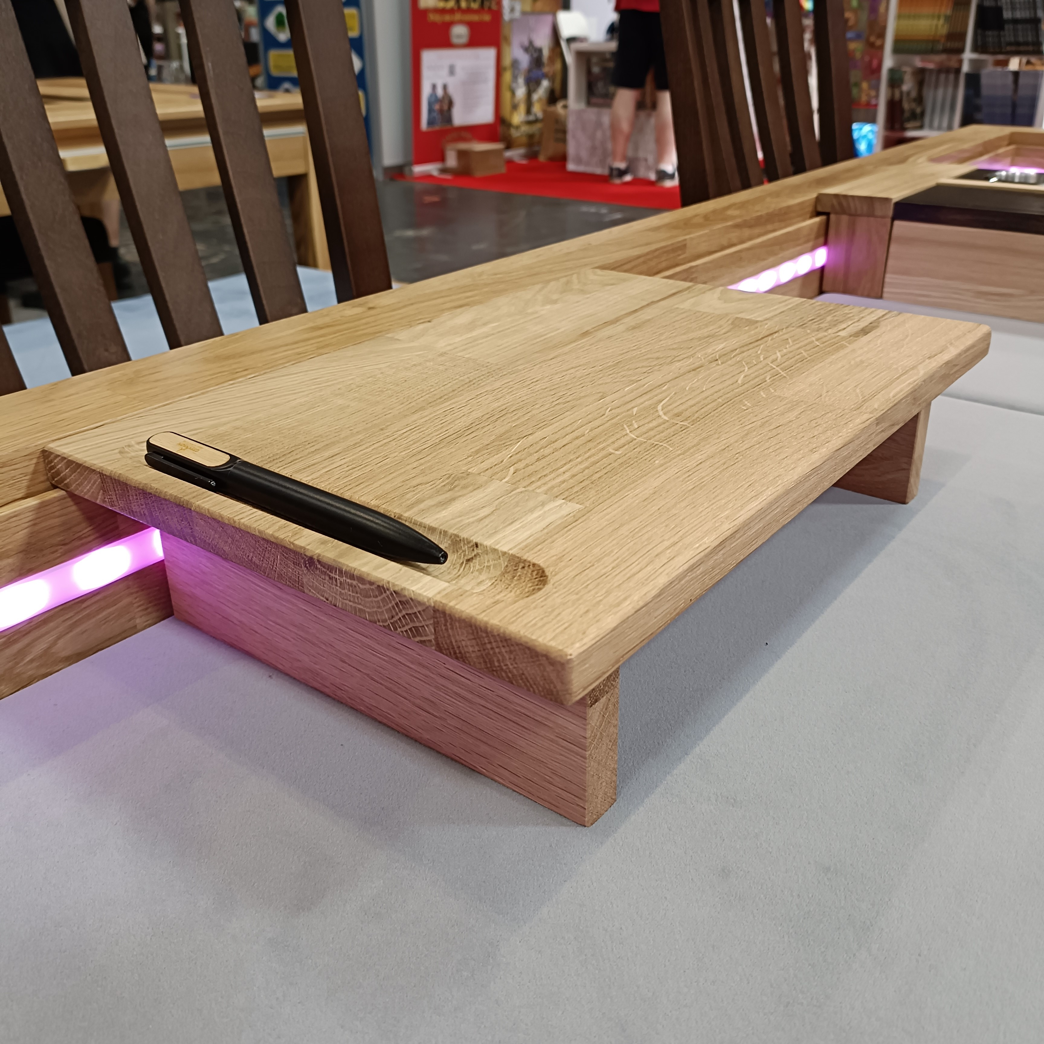 The Gwen Gaming Table by Geeknson by Geeknson Team - Gamefound